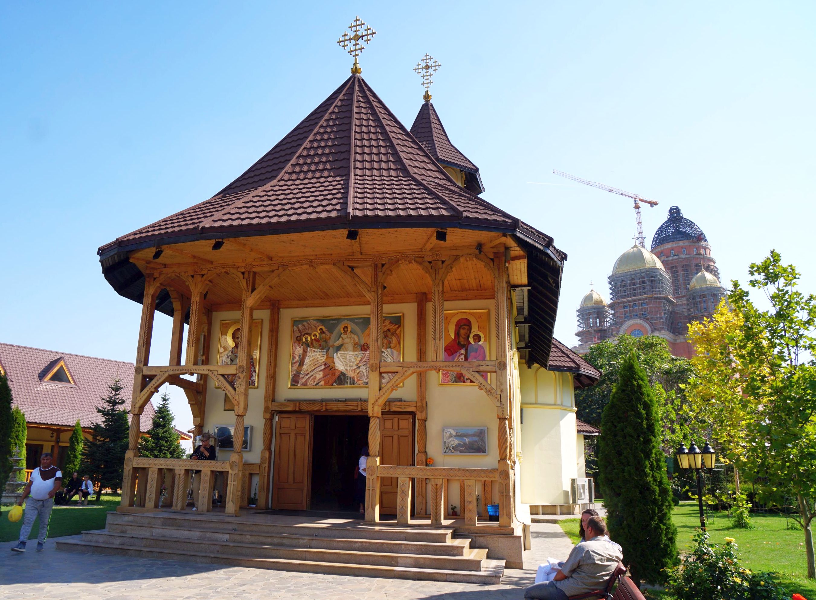 Bucharest churches, monasteries, and synagogues – Jonty travels…
